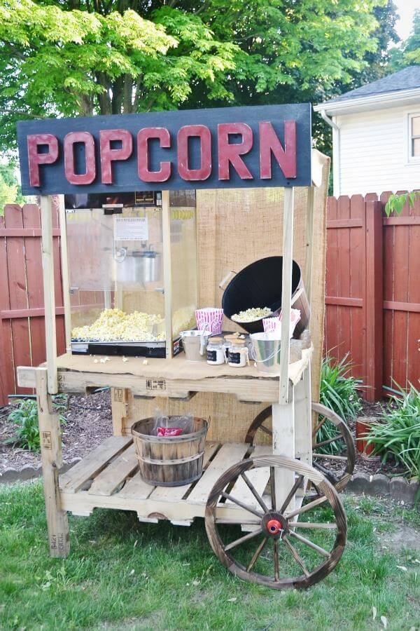 Outdoor Pallet Wood Popcorn Stand | 99 Pallets