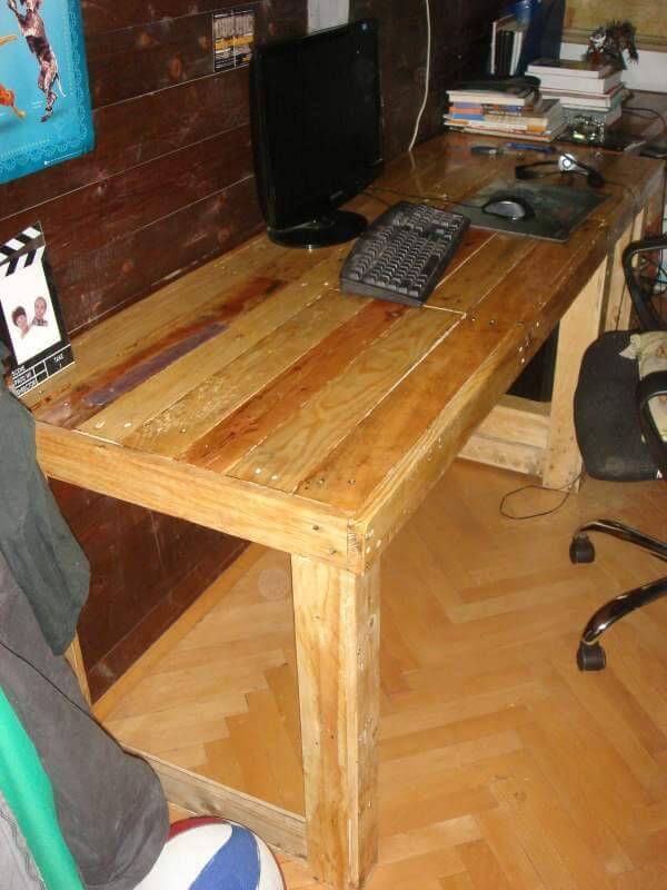 Desktop Made Of Pallet Wood