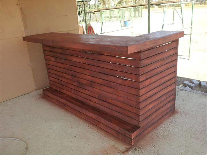 DIY Industrial Pallet Slanting Stool: Tutorial | 99 Pallets