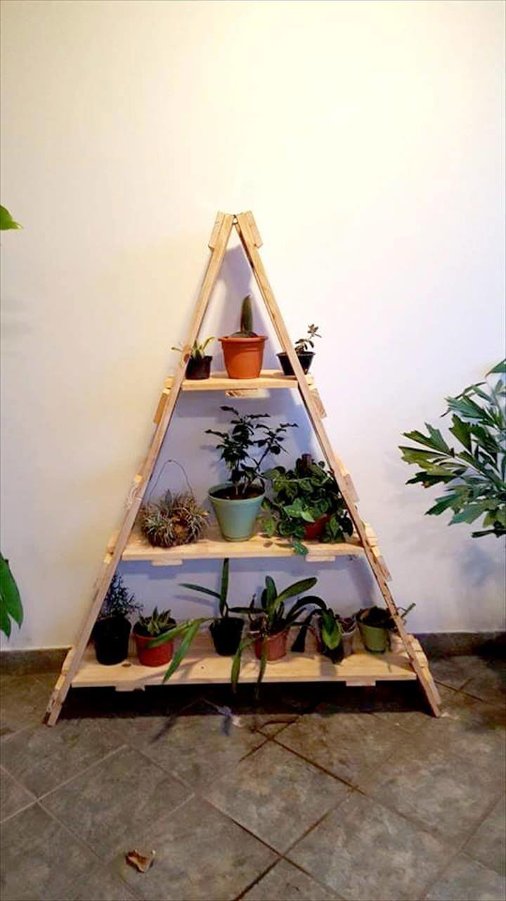 Pallet Ladder Shelf for Planters